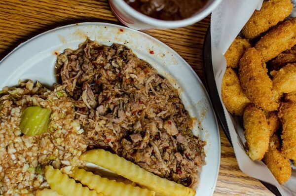 15 Wonderful Things to Do in Lexington (NC Barbecue + More)