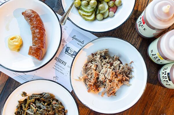 North Carolina Barbecue (35+ Great Restaurants + History)