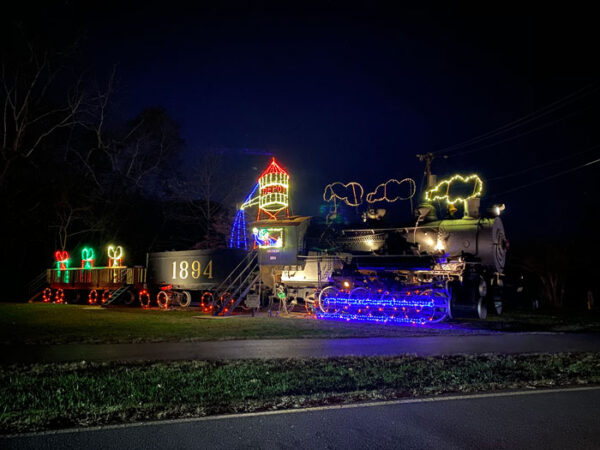 30+ BEST Christmas Lights in North Carolina