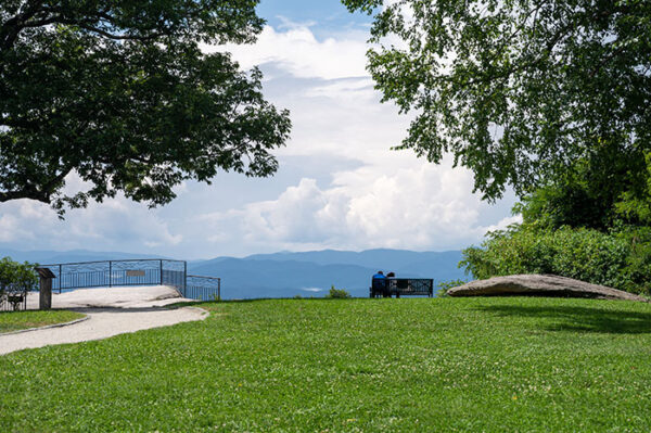 How to Reach Jump Off Rock near Hendersonville NC