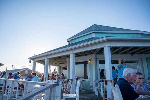 18 Best Topsail Island Restaurants (Great Food for All!)