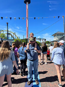 How to Enjoy Carowinds Amusement Park (10 Important Tips!)