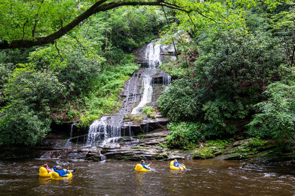 35 Gorgeous Waterfalls near Cherokee NC (Within 2 Hours)