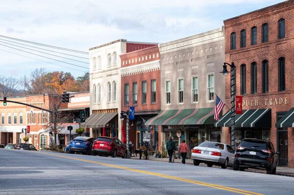 23 Fun Things to Do in Saluda NC and Nearby