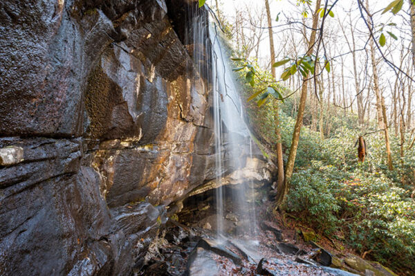 10+ Beautiful Roadside Waterfalls in North Carolina for All!