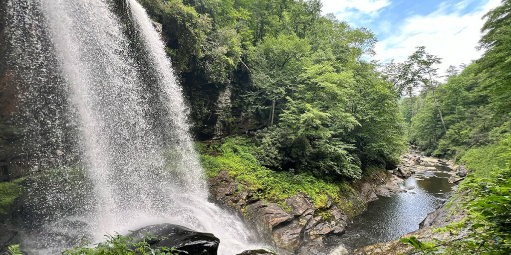 20 Fascinating North Carolina Distilleries to Tour in Person